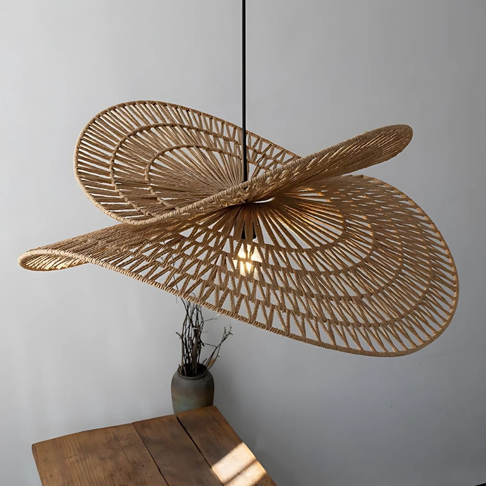 Lustre en rotin style chapeau • Luminaires Tendance